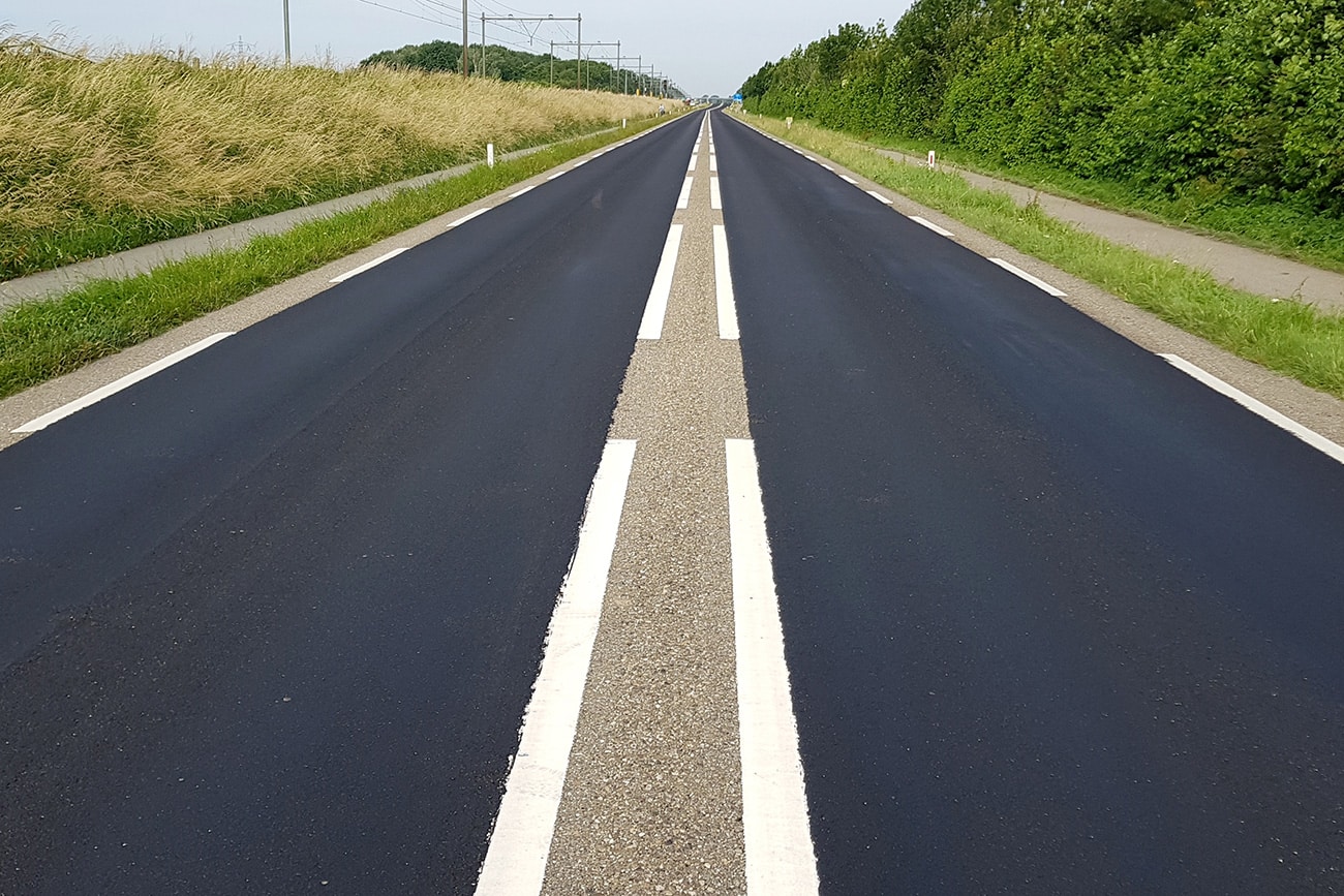Micro overlays with emulsion asphalt concrete