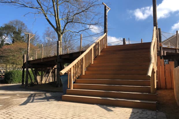 Special bridge for giraffe enclosure